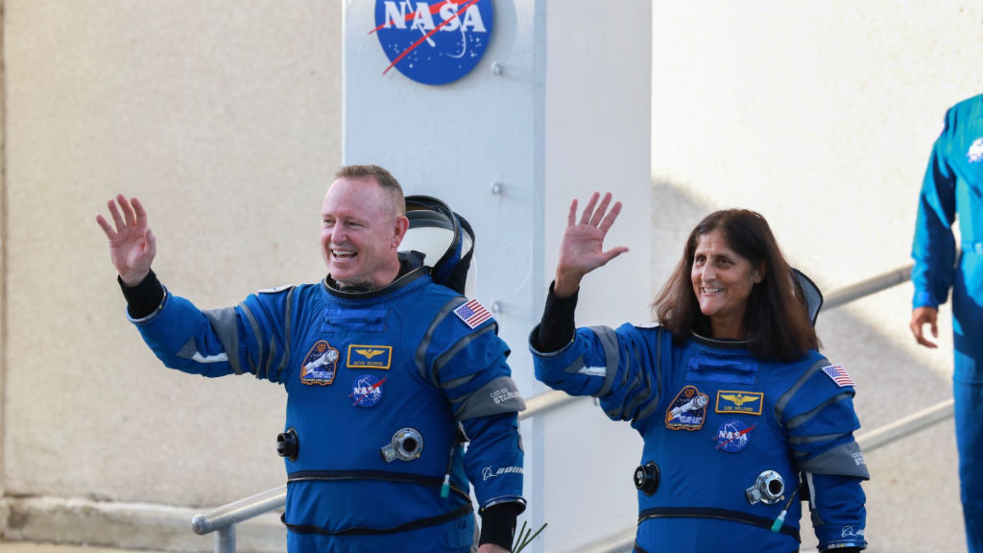 Space Crisis Nasa Astronauts ‘stranded By Malfunctioning Boeing